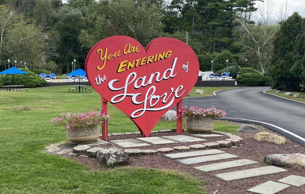 The Champagne Tower Suite – Is It Worth It? - Brit On The Move™