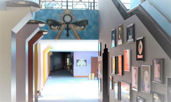 The Paisley Park Tour – Prince's Former Home - Brit On The Move™